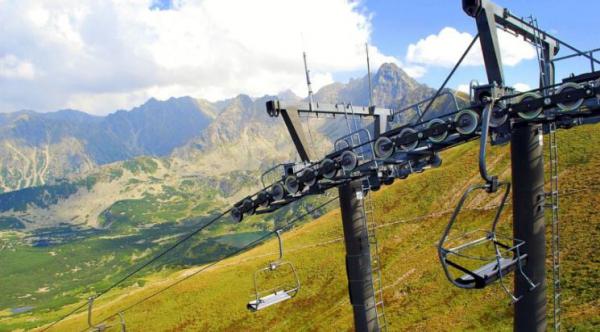 Holttestet találtak a Giewont alatt, kiesett egy nő a felvonóból